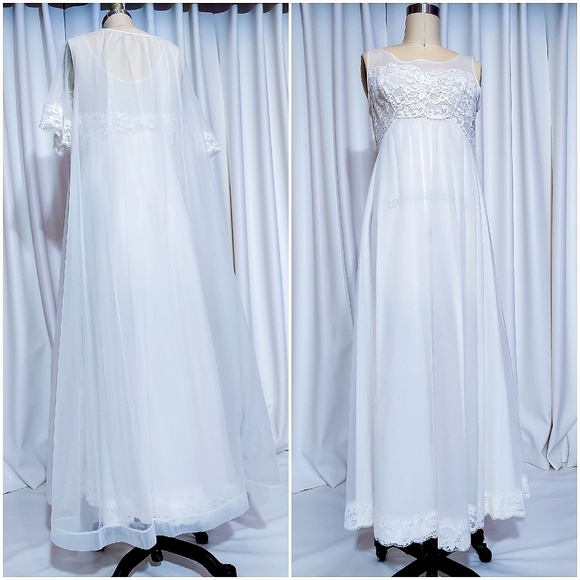 Vintage | Intimates & Sleepwear | Stunning Layered Lace Vintage ...